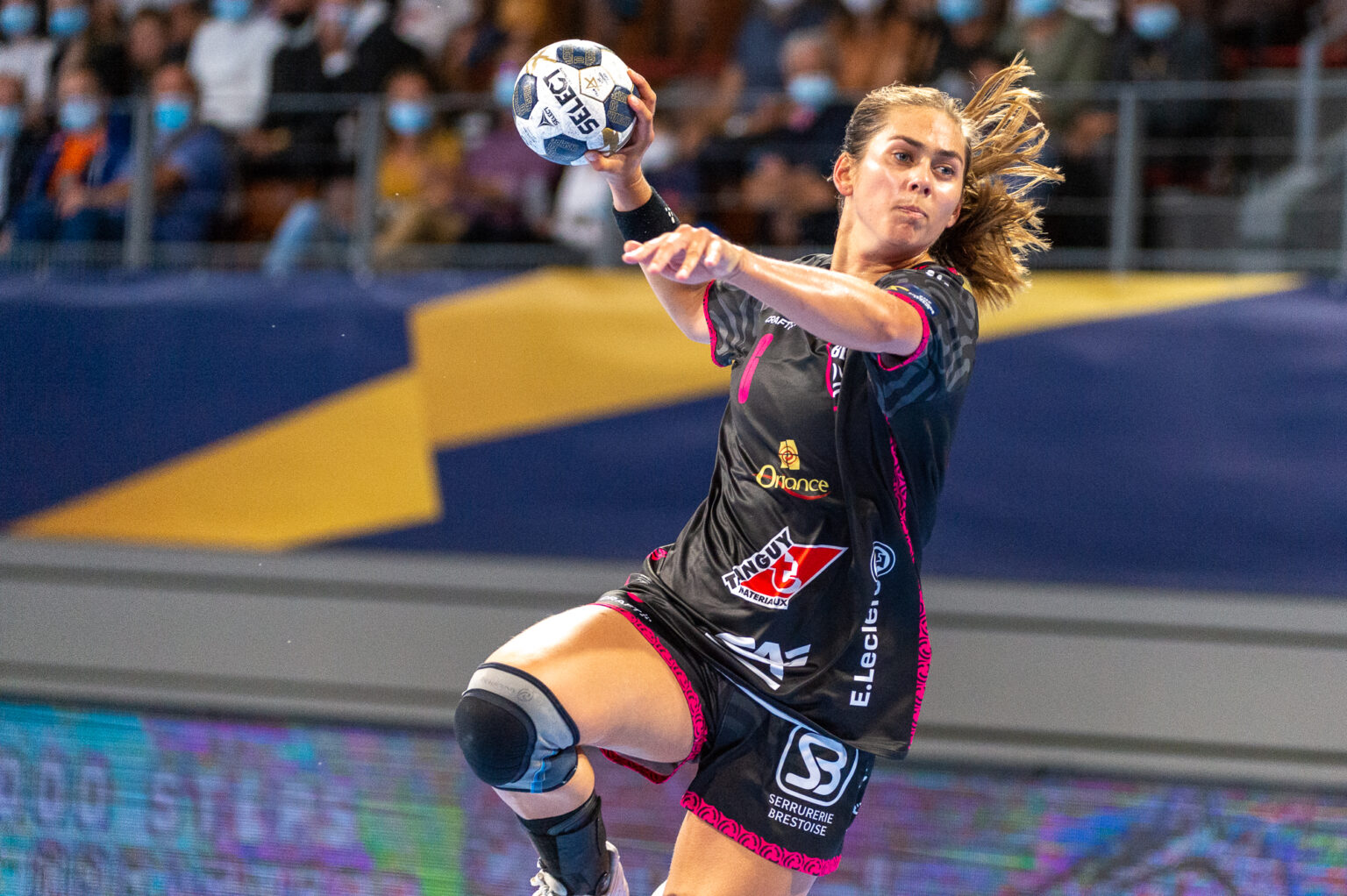 Helene Fauske: – Jeg har måttet bli bedre spesielt på fotarbeid fordi ...